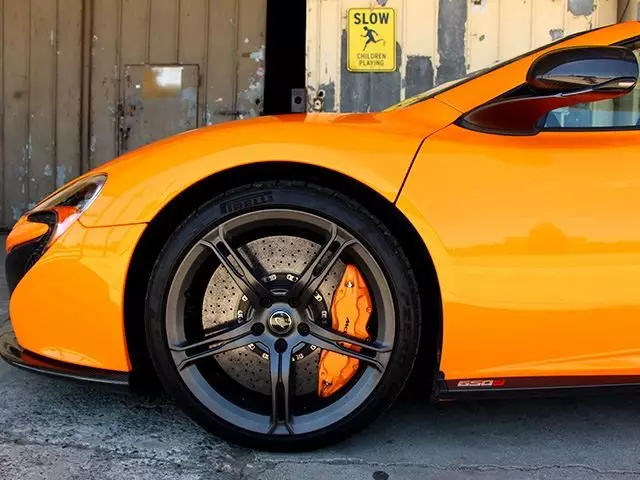 5 mënyra se si bota ndryshon kur ju jeni pas timonit të McLaren 650S Spider 66523_10