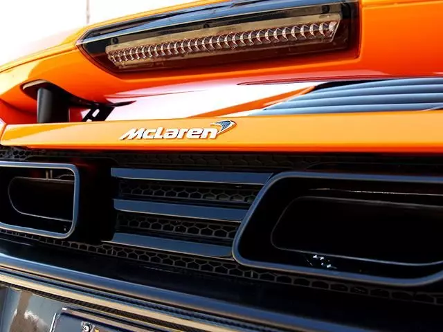 5 mënyra se si bota ndryshon kur ju jeni pas timonit të McLaren 650S Spider 66523_12