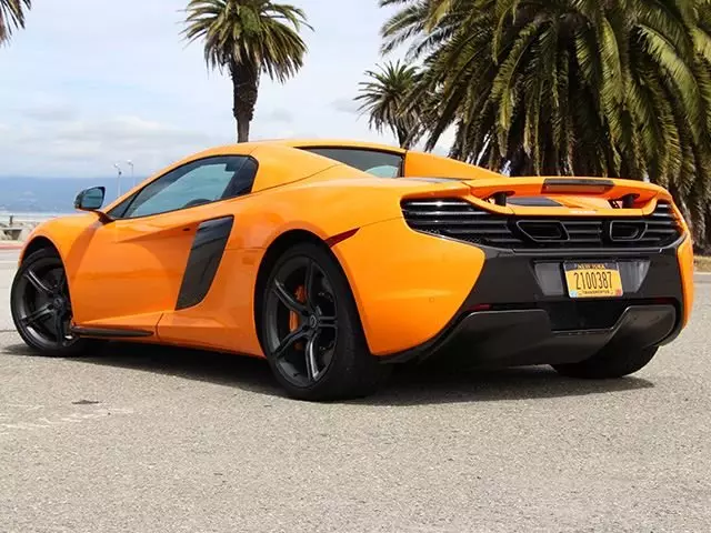 5 Awayên Dinyayê Diguhere Gava ku hûn li pişt çerxa McLaren 650S Spider in 66523_6