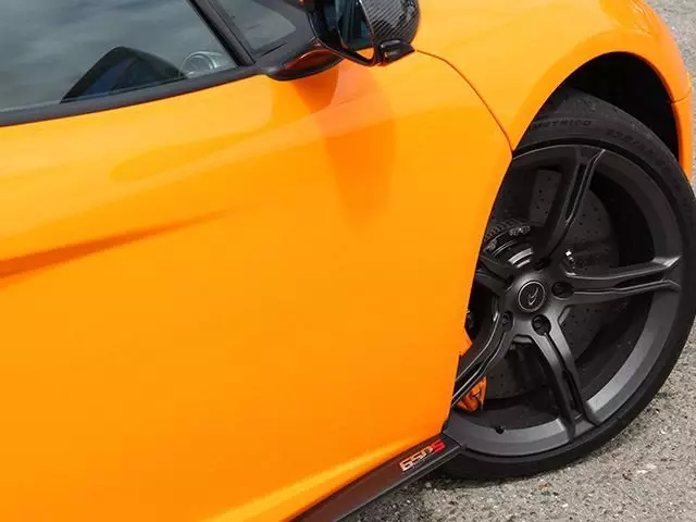 5 tapaa, jolla maailma muuttuu, kun olet McLaren 650S Spider -pyörän takana 66523_8