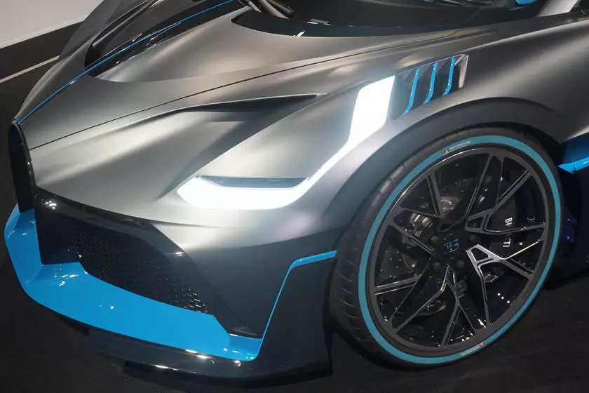 Чи планується дебют Bugatti Divo Speedster? 66591_9