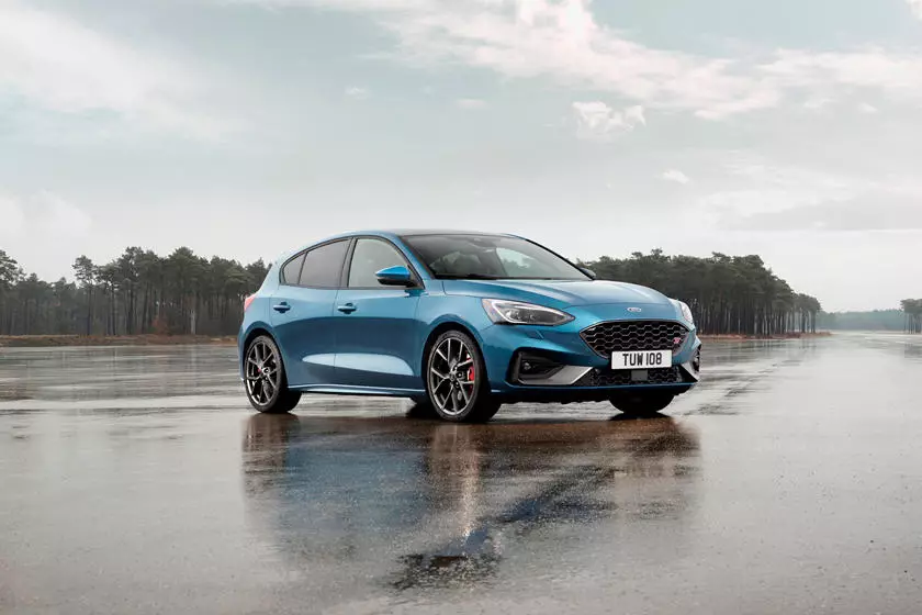 Geheel nieuwe 276 pk Ford Focus ST breekt afdekkap 66607_3