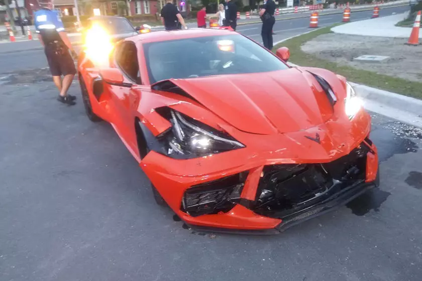 2020 Chevrolet Corvette vernietigd slechts één dag na levering 66738_2