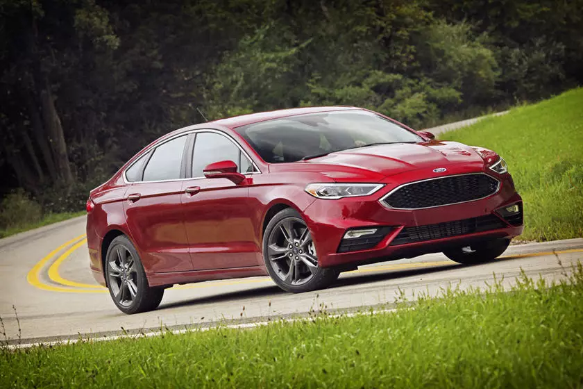 Ford Gerçekten Dört Kapılı Bir Mustang mi Planlıyor? 66798_9