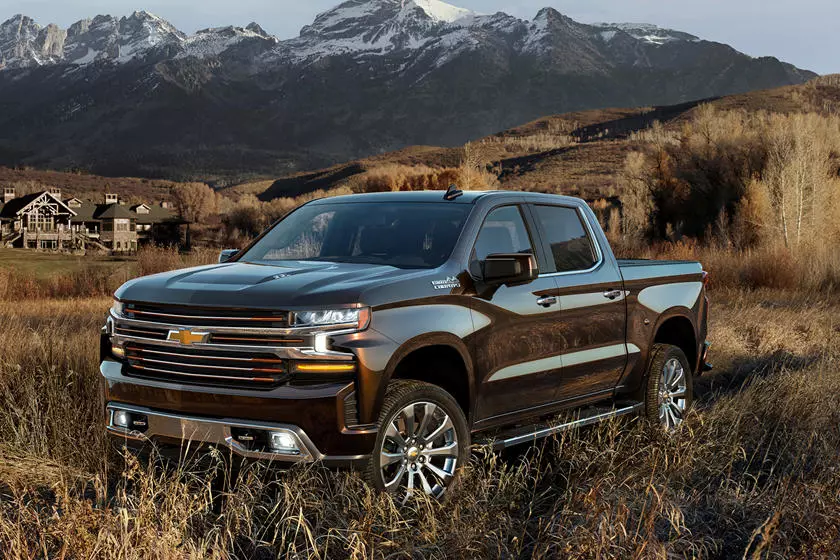 2019-2020 Chevrolet Silverado 1500 ទិដ្ឋភាពមុំខាងមុខ