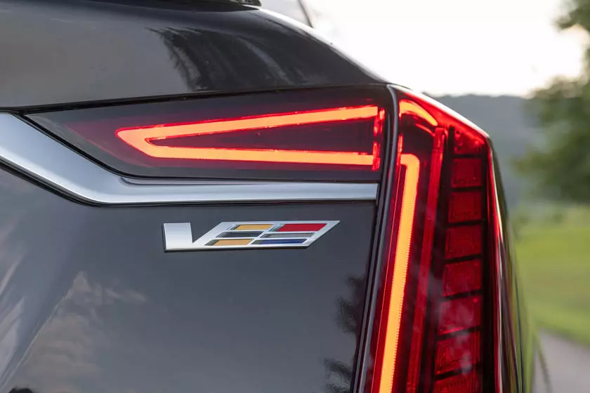 2019-2020 Cadillac CT6-V белгісі