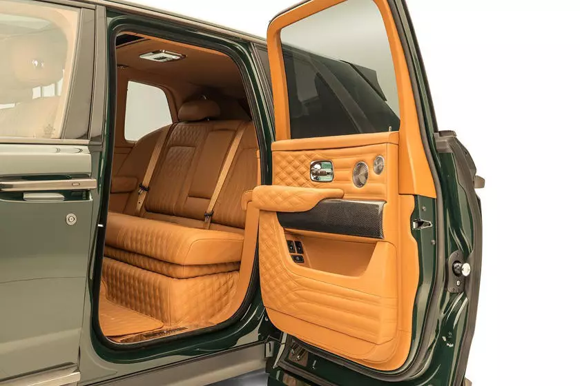 Mansory သည် Rolls-Royce Cullinan ကို အလွန်အမင်း ယူဆောင်သွားခဲ့သည်။ 67136_10