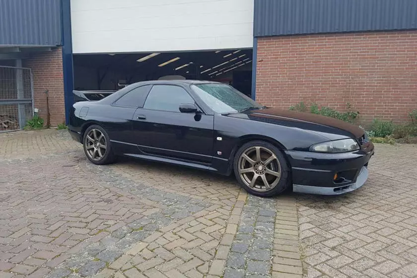 Tajanstvena vatra u potpunosti uništila Nissan Skyline Tuning radnju 67212_11