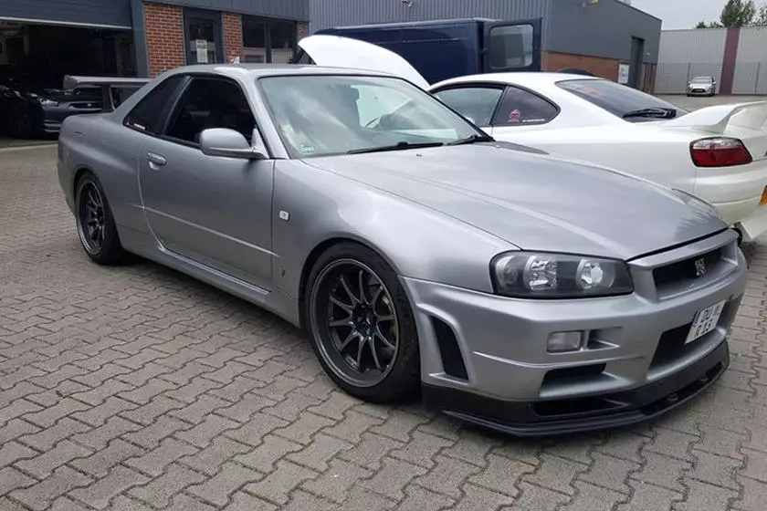 Mysteriéis Feier zerstéiert Nissan Skyline Tuning Shop komplett 67212_2