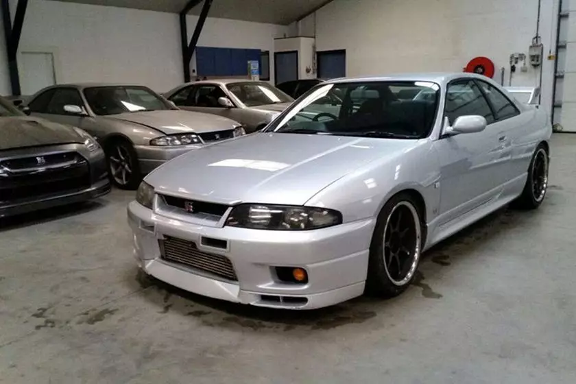 O le afi lilo na matua fa'aumatia ai le Nissan Skyline Tuning Shop 67212_6