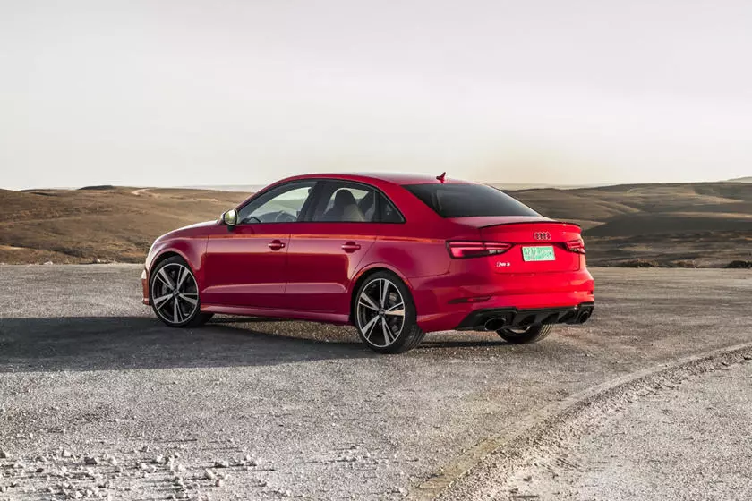 2017-2020 Audi RS3 Pogled od zadaj