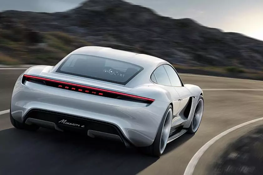 Porsche Taycan sola uzlādes laiku divreiz ātrāk nekā Tesla 67374_8