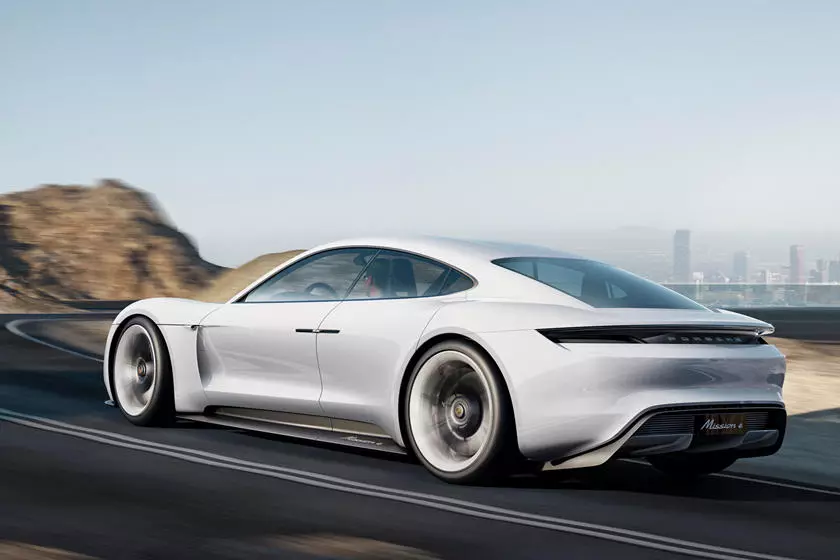 Porsche Taycan promet des temps de recharge deux fois plus rapides que Tesla 67374_9