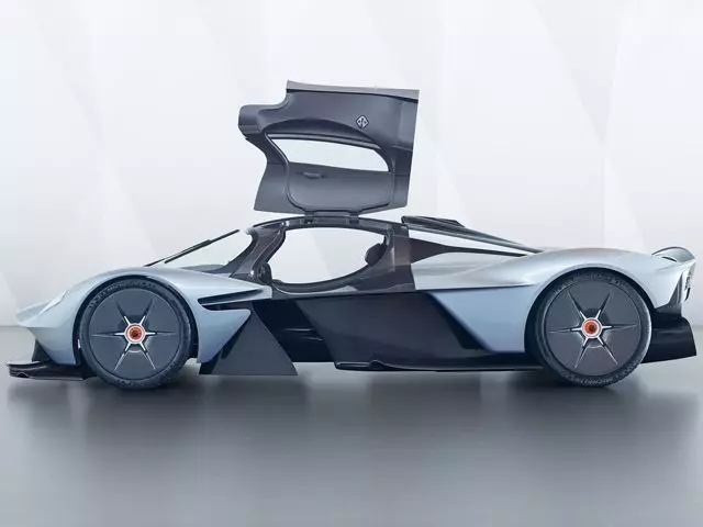 Aston Martin Birisi Valkyrie İnşa Yuvasını Sattığından Mutlu Olamıyor 67407_3