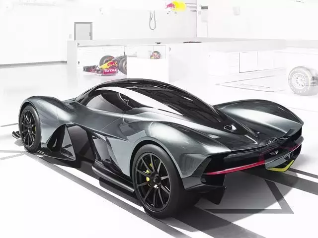 Aston Martin ne može biti sretan Neko prodaje svoj Valkyrie Build slot 67407_4