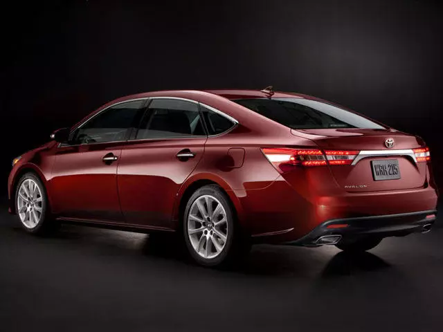 Toyota Planning a Sportier Avalon? 67433_2