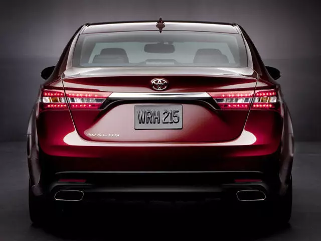 Toyota Planning a Sportier Avalon? 67433_3