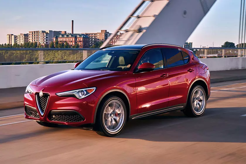 Motorom Alfa Romeo Stelvio a Giulia hrozí požiar 67504_1