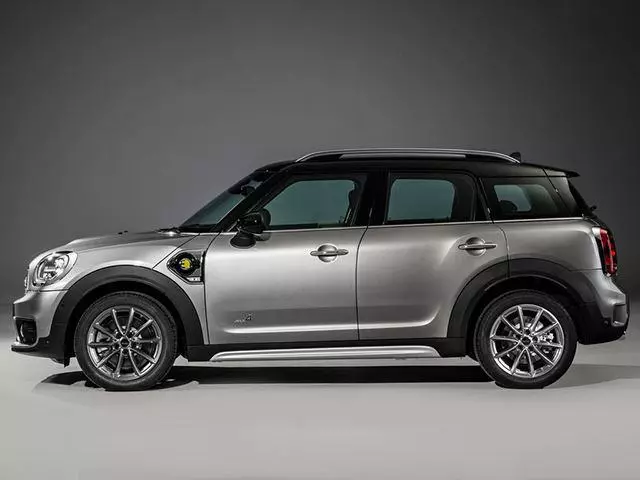 Mini Countryman 2017 la: Rankontre Sèl Altènatif Amizan Pou SUV yo 67544_3