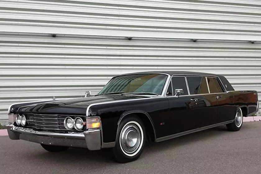 ឡាន Limousine របស់ Steve McQueen របស់ Lincoln Continental អនុញ្ញាតឱ្យអ្នកធ្វើដំណើរតាមរចនាប័ទ្ម