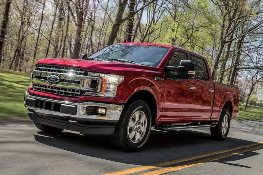 2018 Ford F-150 SuperCab فرنٹ ویو ڈرائیونگ