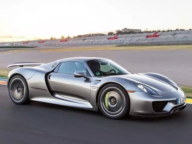 Crush, Race, Own: Porsche 918 Spyder, McLaren P1, And Ferrari LaFerrari 67901_2