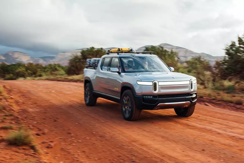 Rivian na-ekpughe ka osisi na-emepụta ihe dị nso na-adị njikere 68167_1