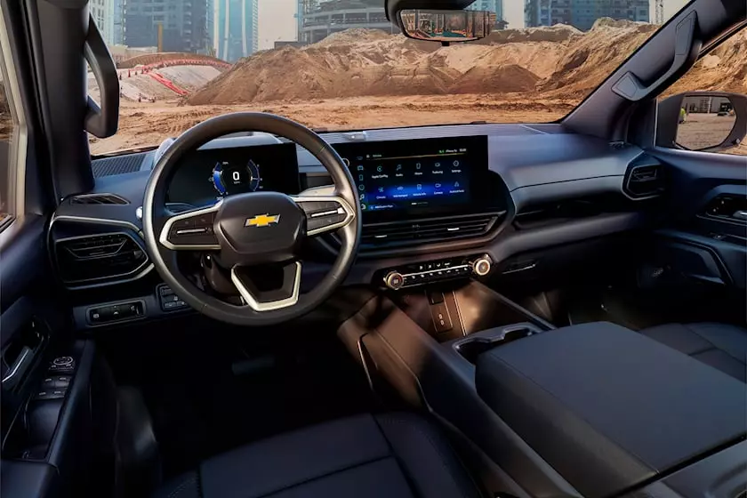 2024 Chevrolet Silverado 1500 EV Центральная панель управления