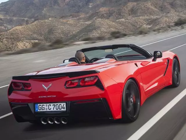 Corvette Stingray ለወደፊቱ Chevrolets እንደ የቅጥ አነሳሽነት ያገለግላል 68204_2