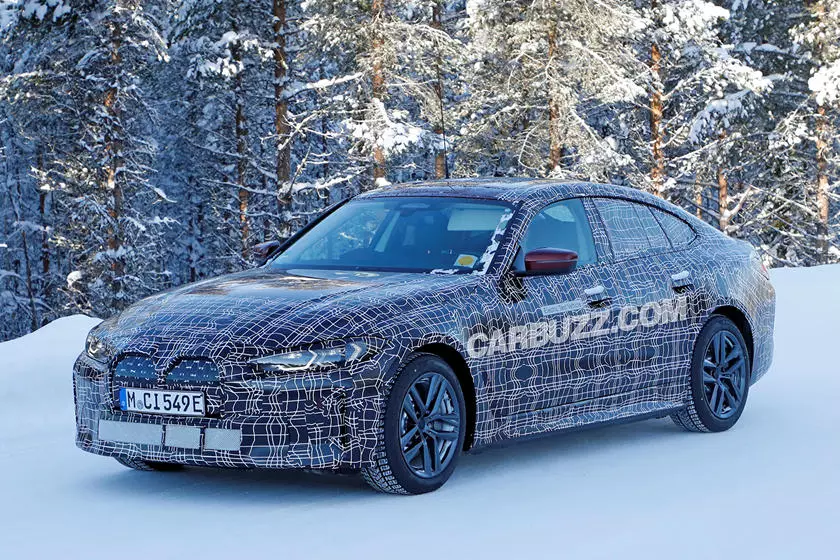 BMW i4 паказвае больш рашоткі 68206_4