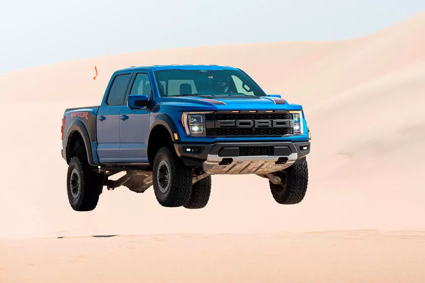 2021-2022 Ford F-150 Raptor Vorderansicht Fahren