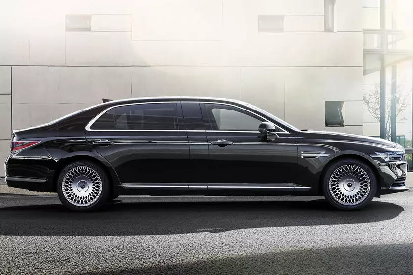 Genesis G90 Limousine Ang Kung Paano Mo Sasabihin ang 'Maybach' Sa Korean 68669_3