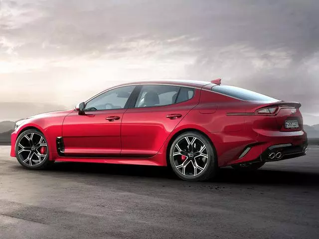 Новый Kia Stinger намеренно будет громче в Америке 68941_3