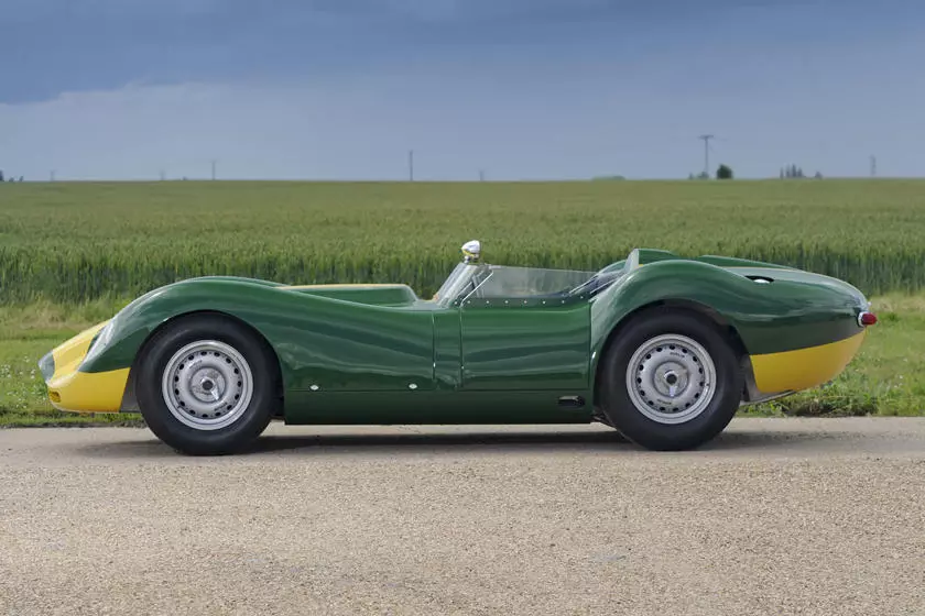 Шинэ Lister Roadster нь стероидууд дээр Jaguar F төрлийн машин шиг харагдаж байна 69007_2