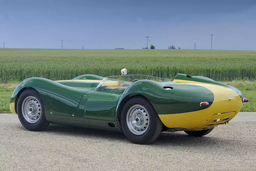 New Lister Roadster ба намуди Jaguar F-дар стероидҳо монанд аст 69007_4