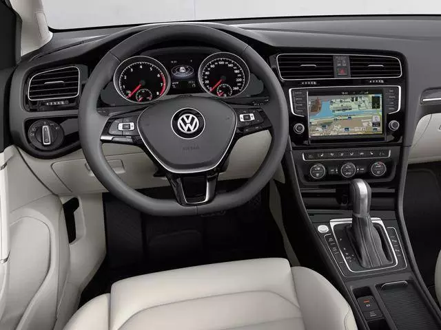 Начар, VW Киләсе буын өстендә эшли, технологиягә бай Гольф 69016_3