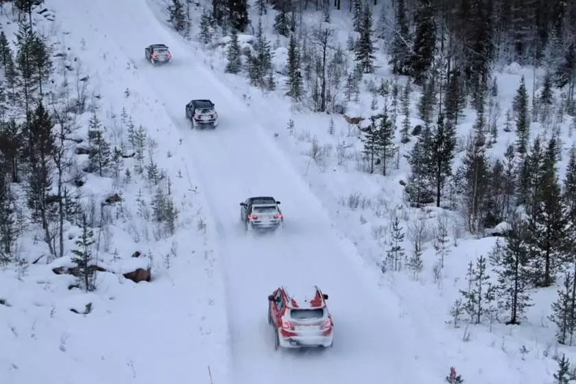 Jeep tõestab, et selle pisikesed hübriidid on endiselt võimelised 69036_3