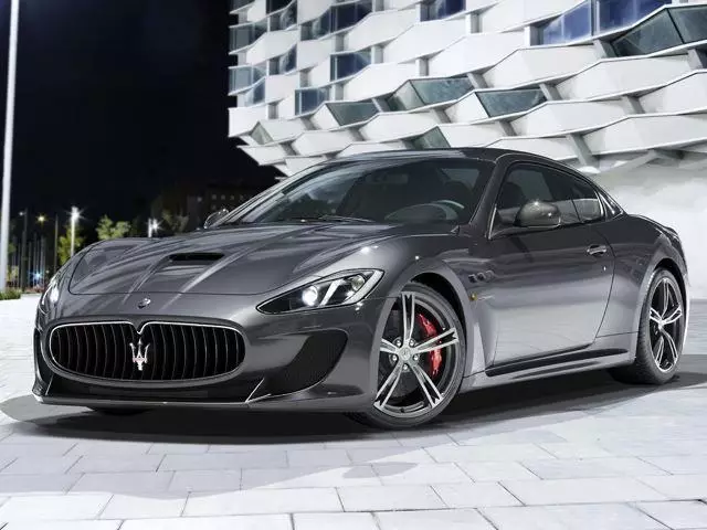 Шинэ Maserati GranTurismo-г зөвхөн суурин дээвэртэй санал болгоно 69087_1