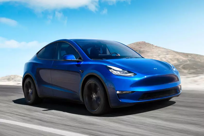 Pohled zepředu na Tesla Model Y 2020