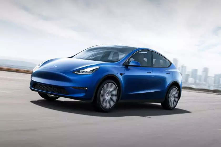 Выгляд спераду Tesla Model Y 2020 года