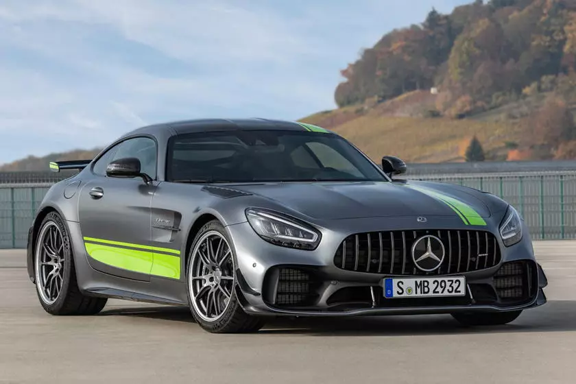 Maelezo Mpya ya Mercedes-AMG GT Yamefika 69754_1