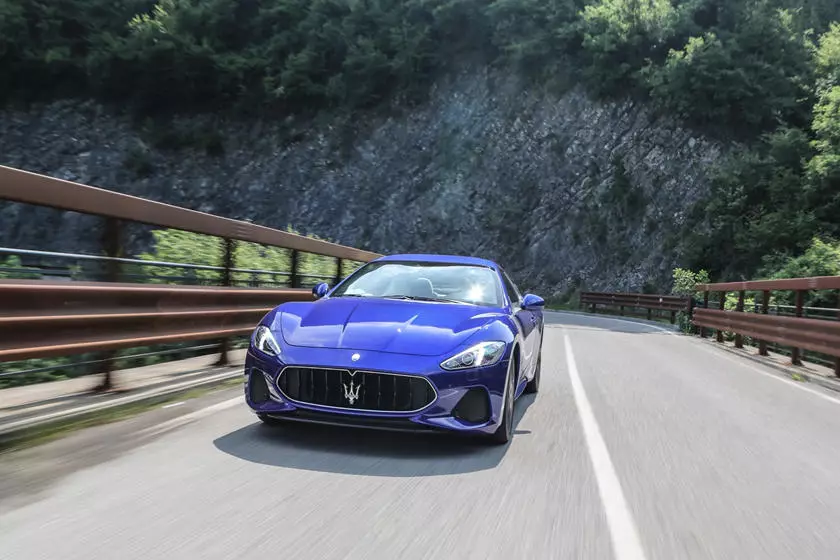 2018 Maserati GranTurismo Front View ронандагӣ