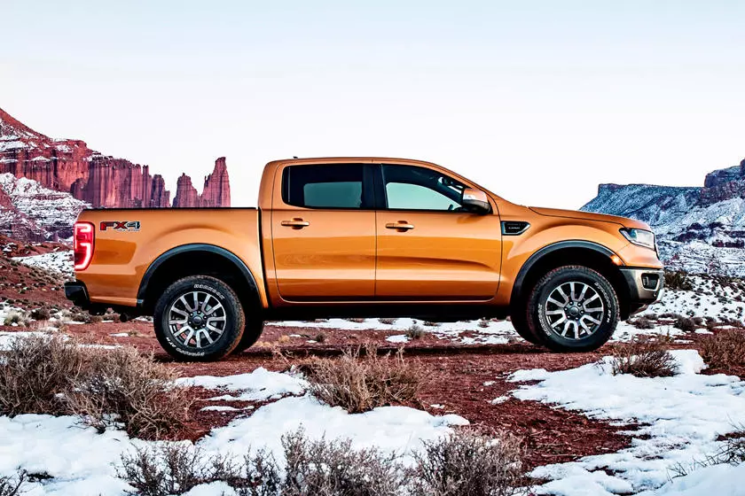 2019 “Ford Ranger” -iň satyn alyp biljek 75-den gowrak sowuk enjamlary bar 70333_2