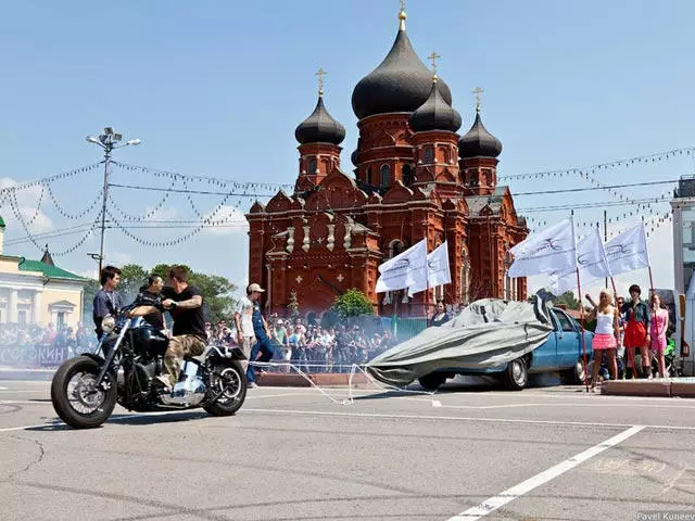 Crabgrass and Car Shows - Autostrada 2012 avy any Tula, Russia 70395_1