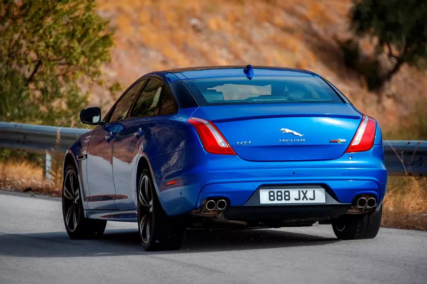 Une Jaguar XJR d'occasion est le missile de luxe suralimenté ultime 70398_23