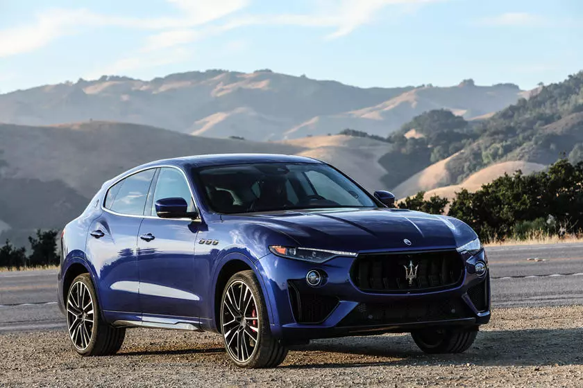 2019-2020 Maserati Levante Trofeo Pamje nga këndi i përparmë