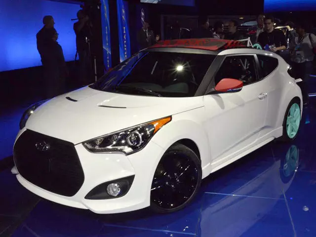 Hyundai LA-да Veloster C3 көлігін шығарды 70871_1