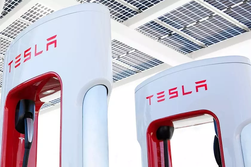 Tesla að vinna í nýrri gerð rafhlöðu 7096_12