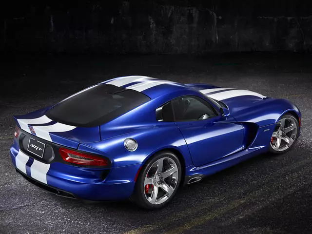 Se presentó la edición de lanzamiento del SRT Viper GTS 2013 en Pebble Beach 71012_1