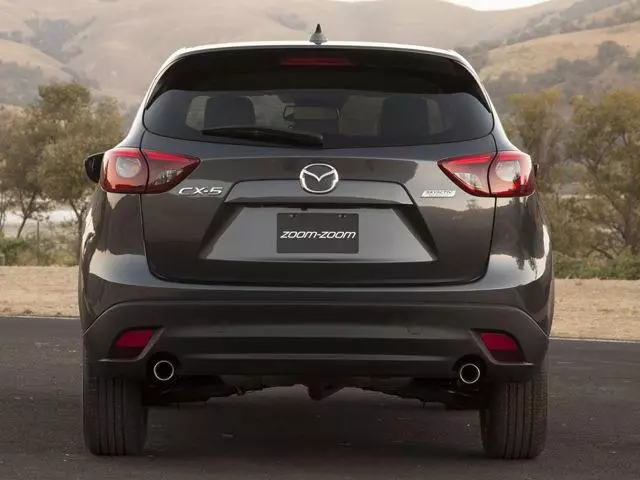 Mazda CX-5 Лос-Анжелес автосалонунда момундай бетти көтөрүүнү сыймыктануу менен көрсөтөт 71175_3